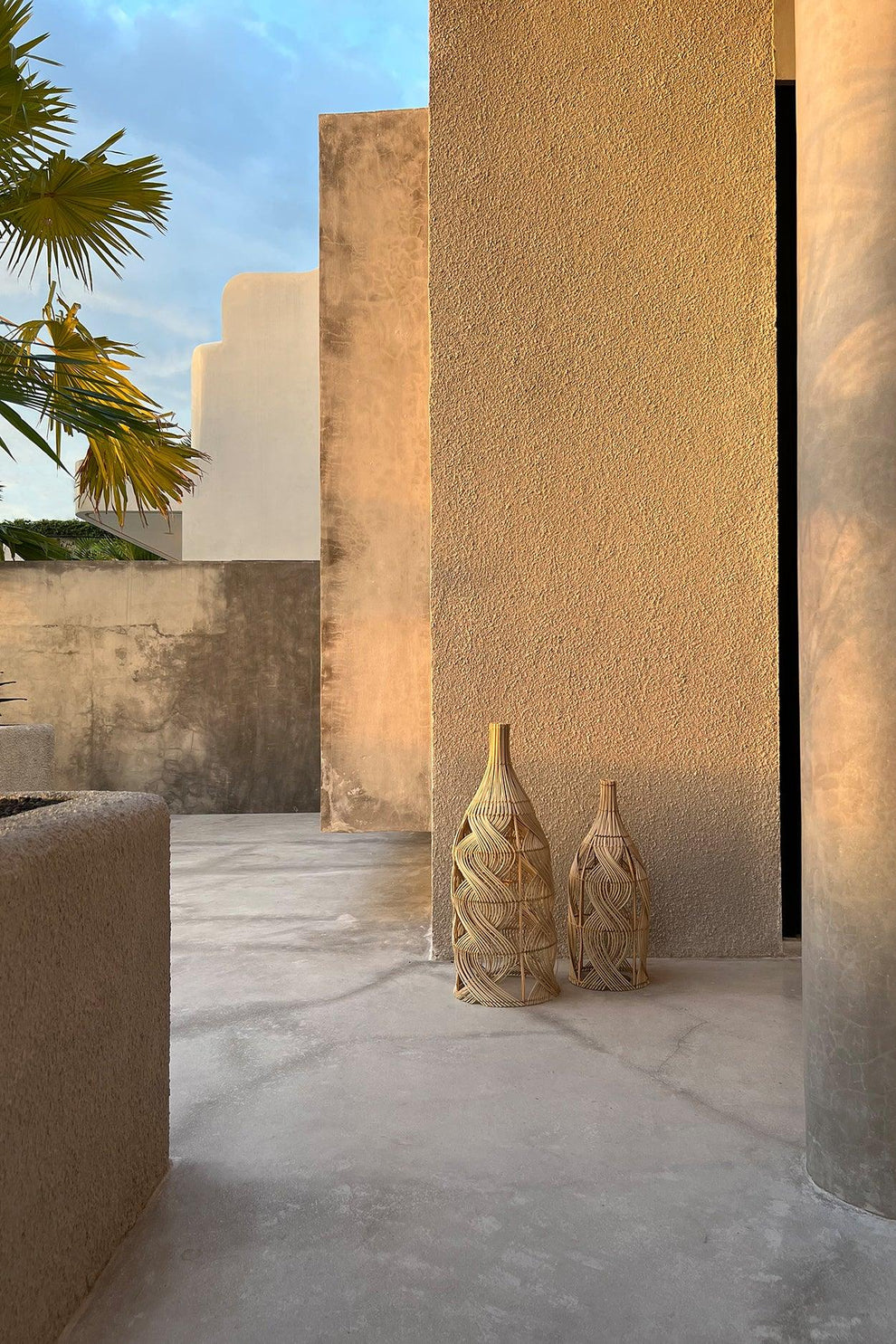 Open media 9 in modal